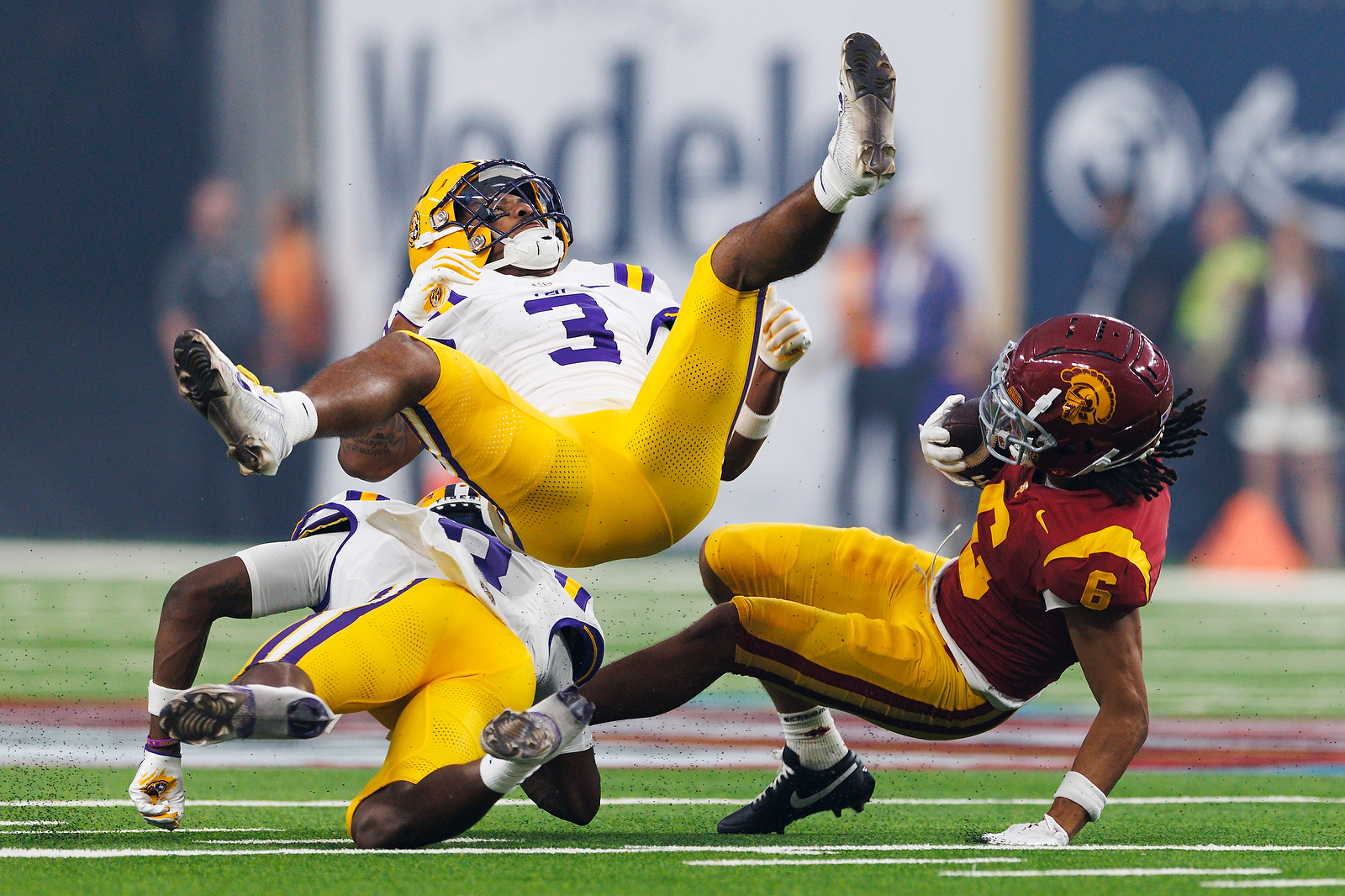 TST Images: USC upsets LSU to start the season in Las Vegas