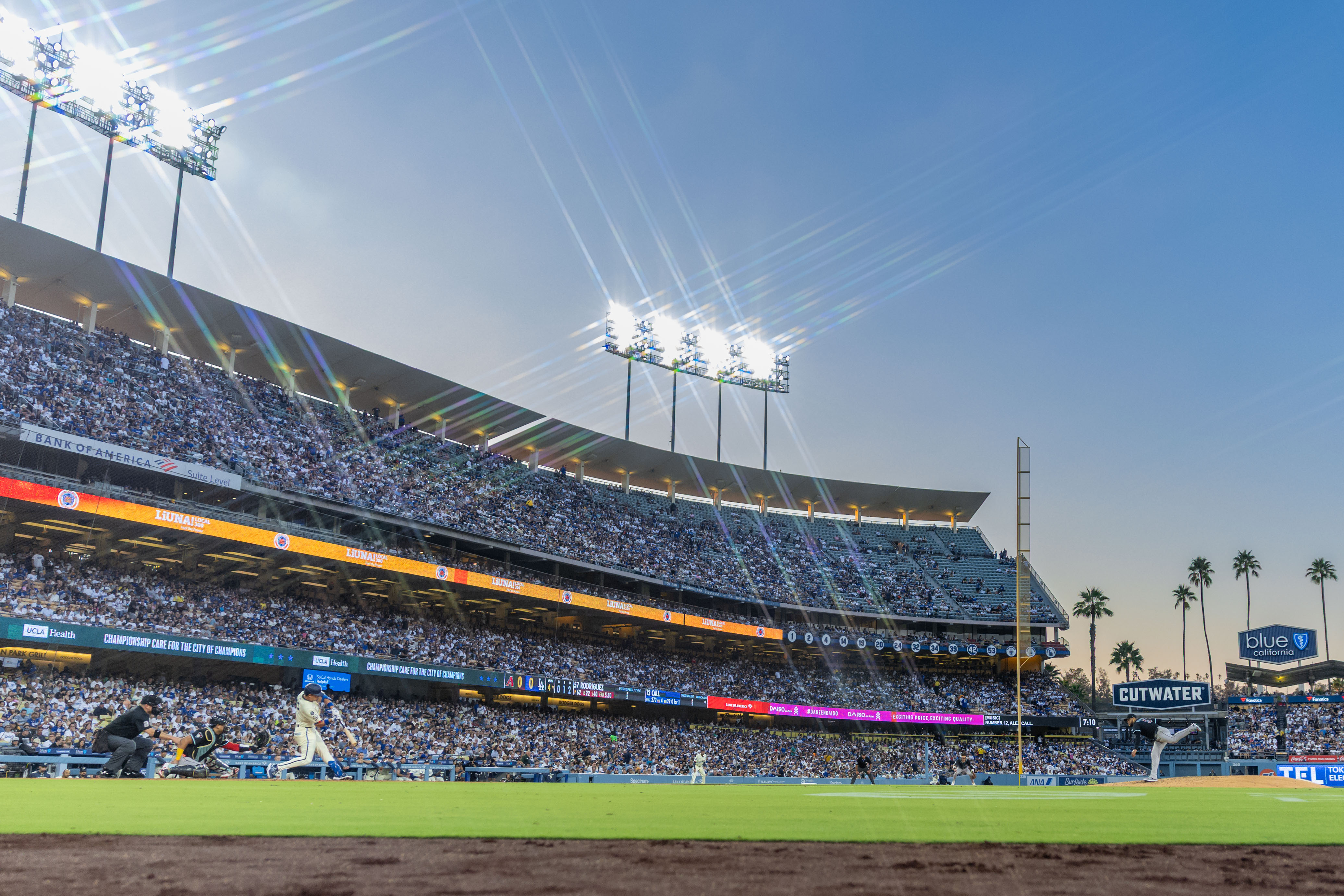 TST Images: DBacks beat Dodgers, 6-1, at Dodger Stadium