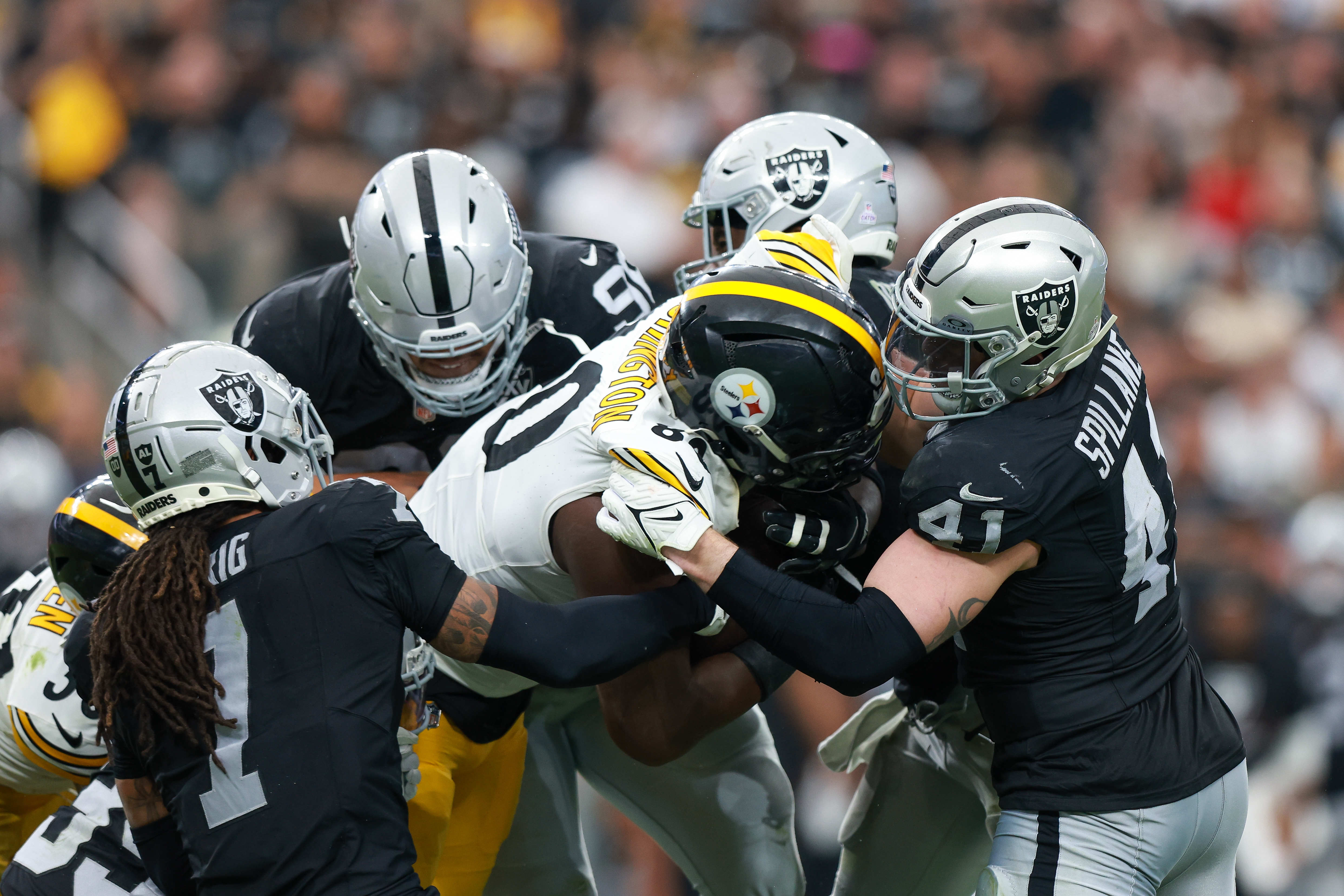 TST Images: Steelers too strong for Raiders