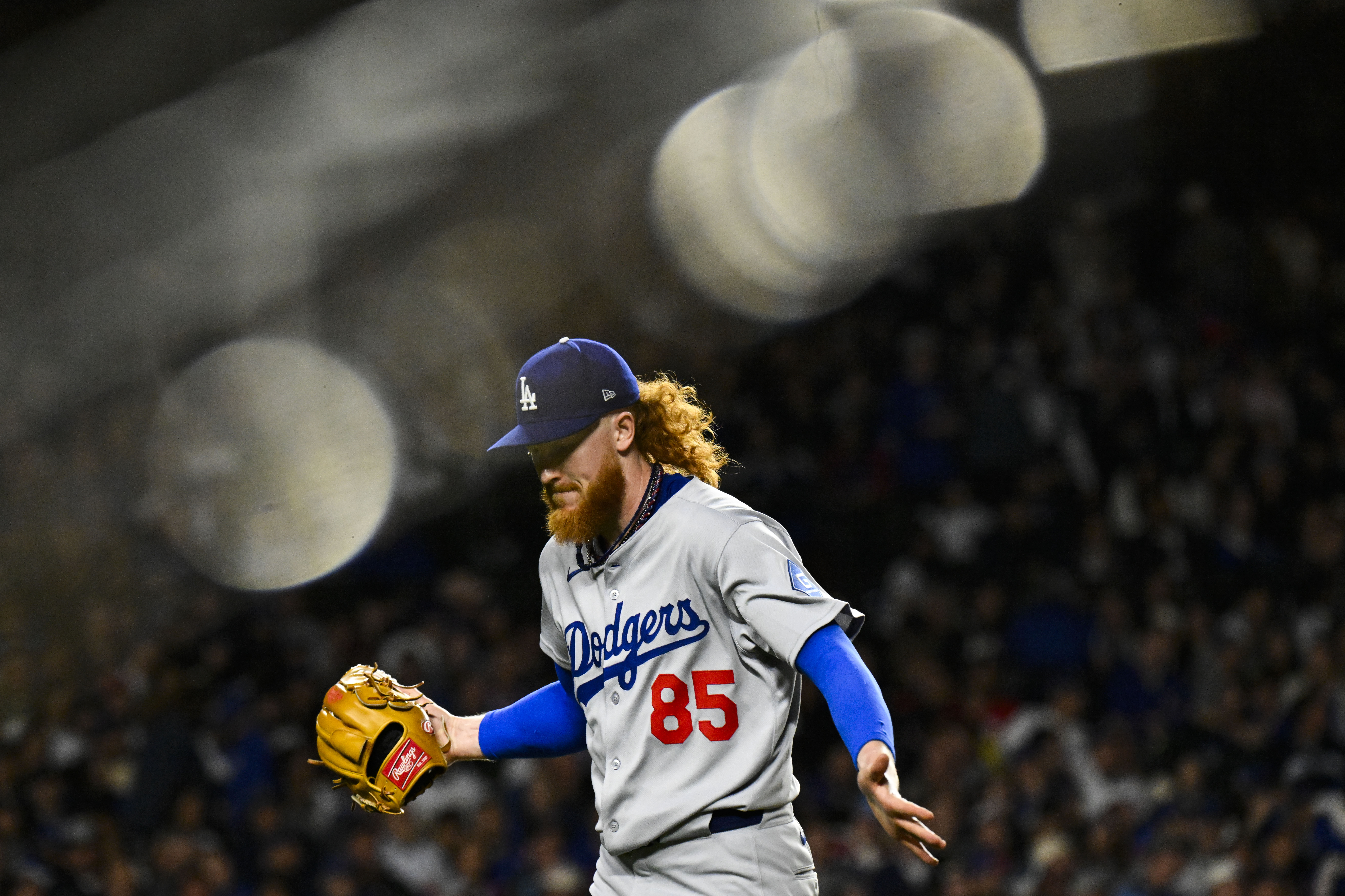 Cubs walk off Dodgers in back and forth clash at Friendly Confines