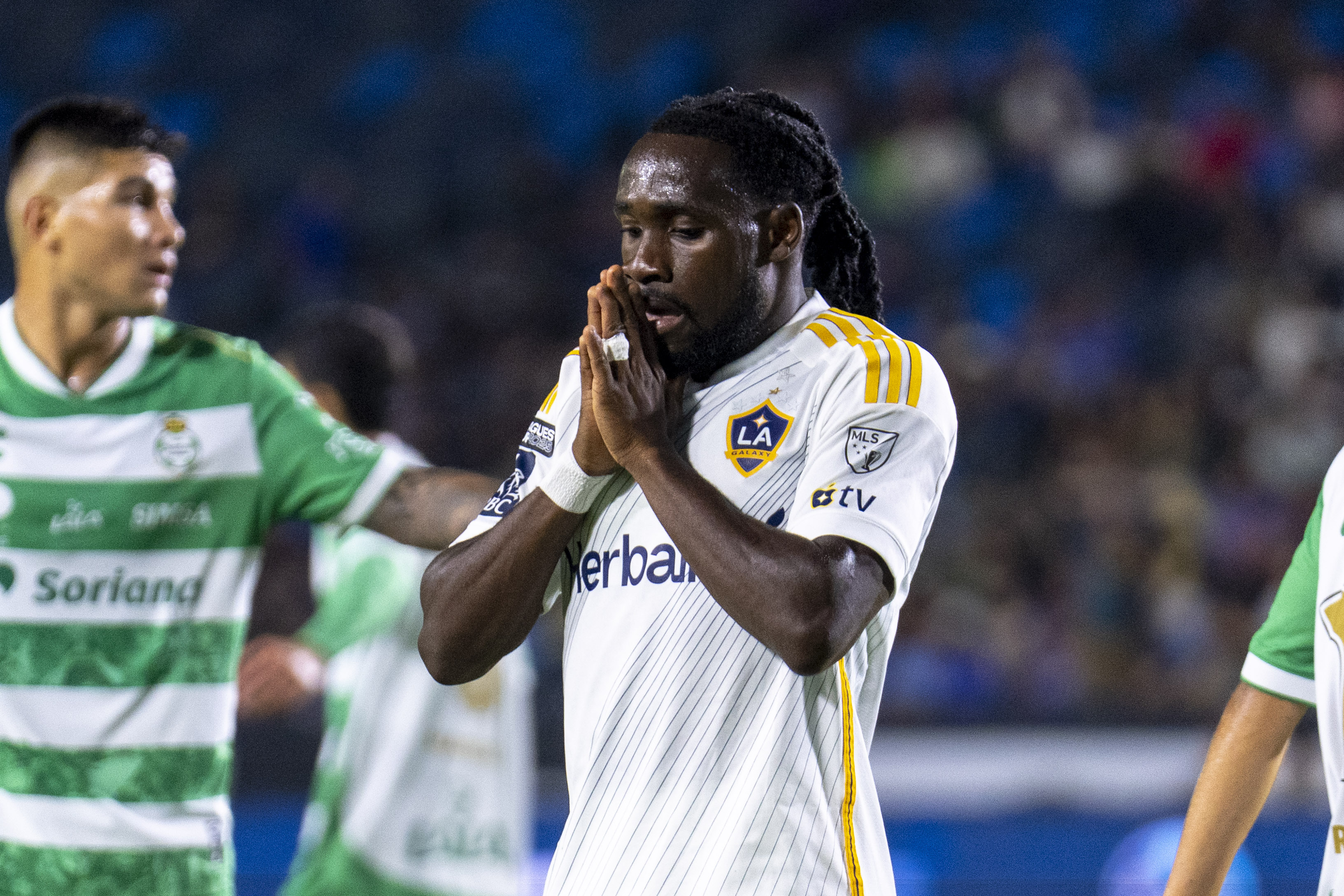 TST Images: Galaxy beat Santos Laguna, 4-0, at DHSP