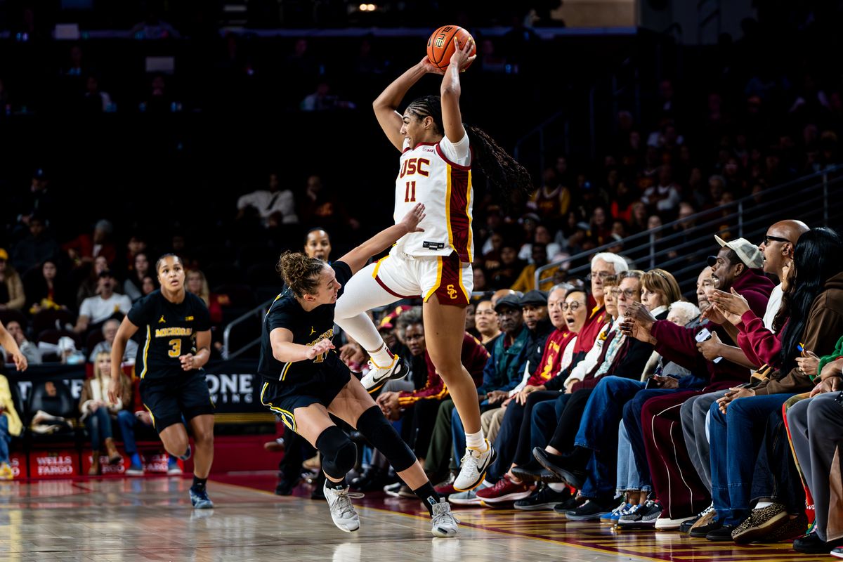 TST Images Michigan at USC