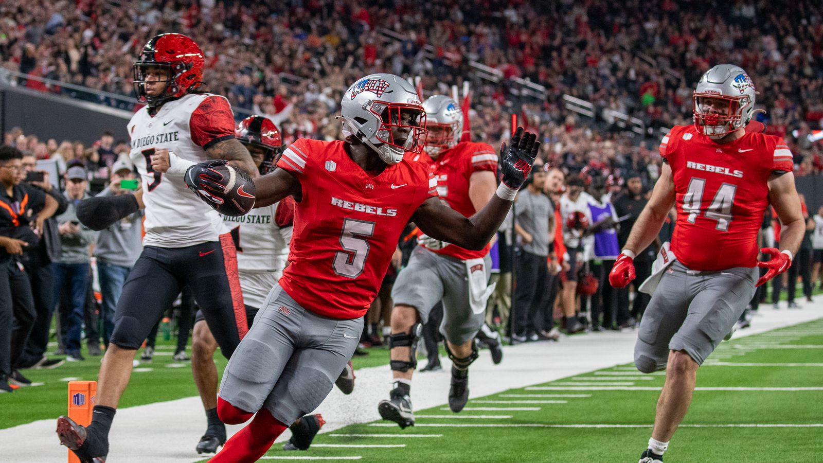 TST Images: UNLV defeats SDSU convincingly to propel back into the rankings