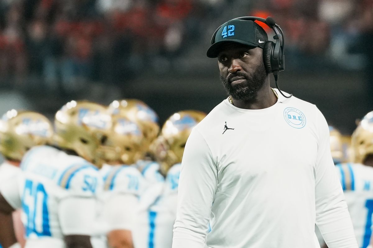 TST Images: UNLV defeats UCLA, 30-23, at Allegiant Stadium