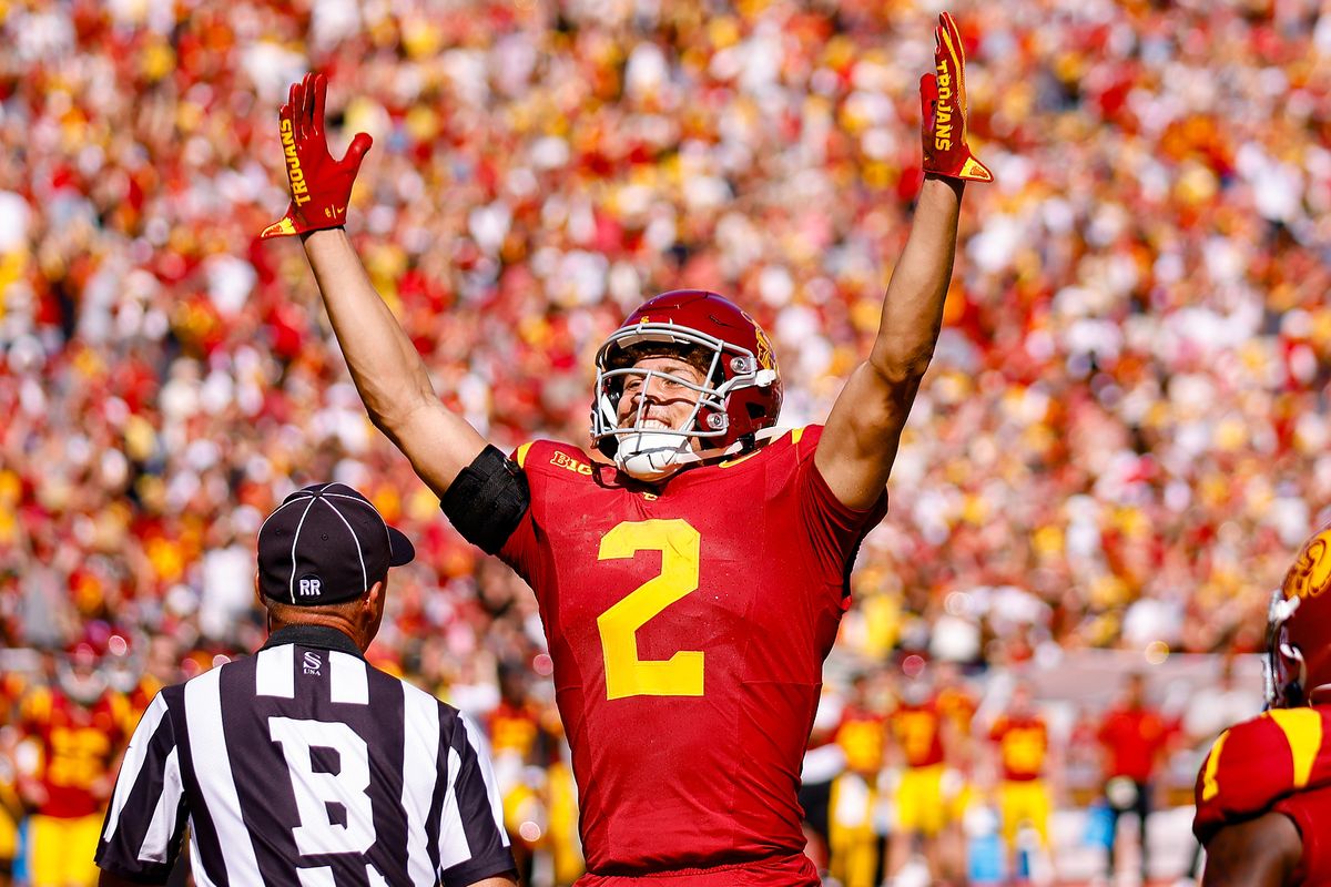 TST Images: USC Trojans with strong comeback to defeat Wisconsin ...