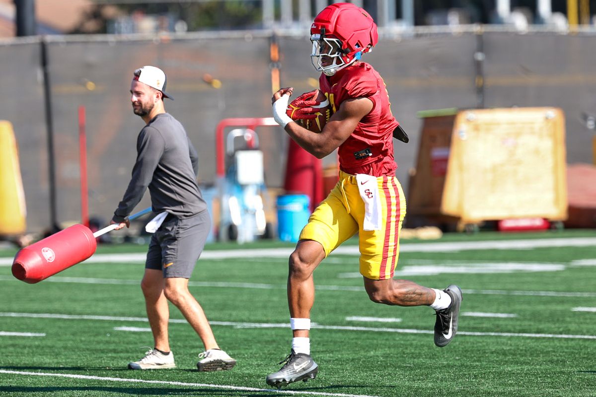 TST Images: USC Trojans continue fall camp on campus