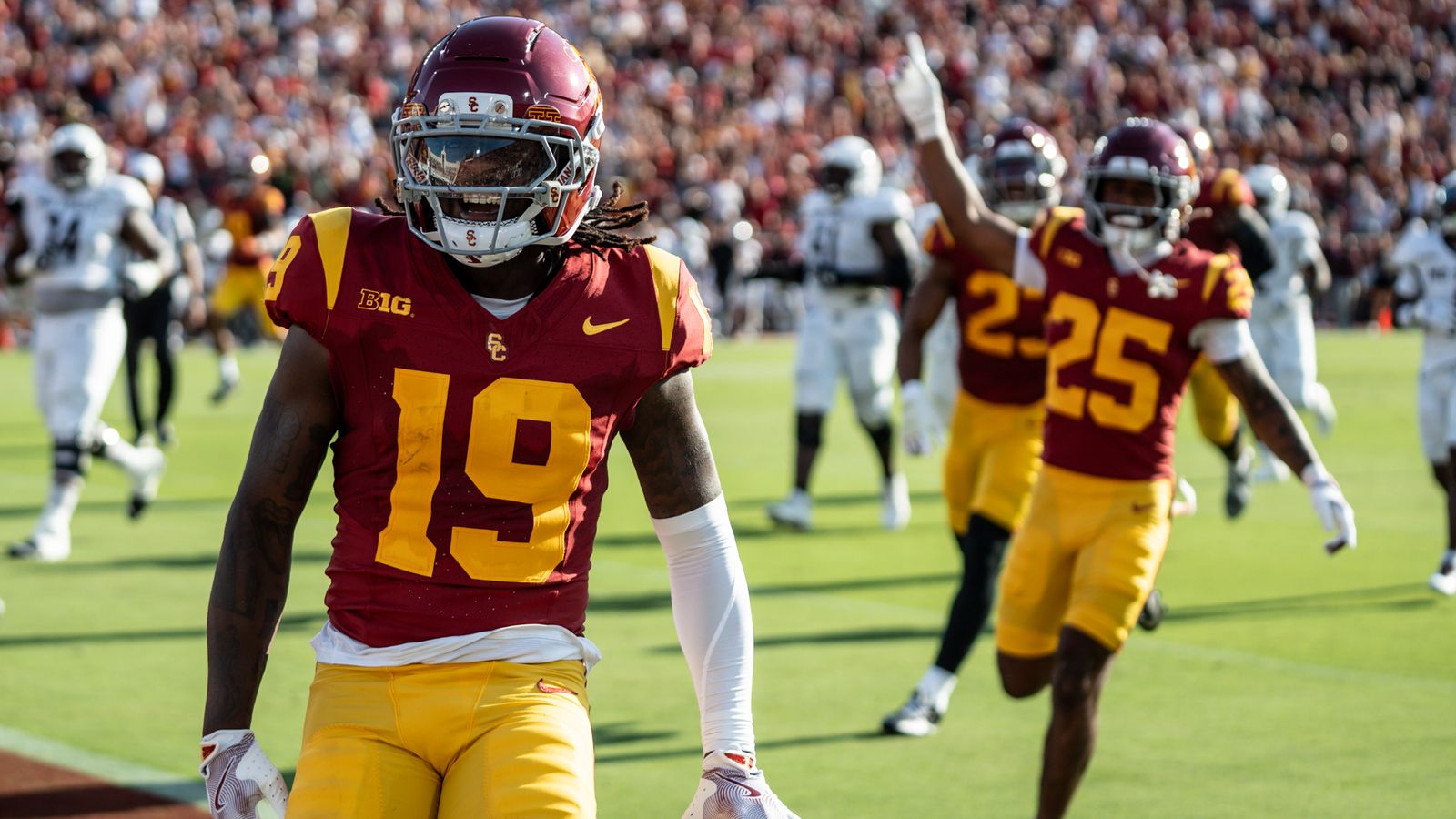 TST Images: USC beat Missouri State, 73-13, at Coliseum