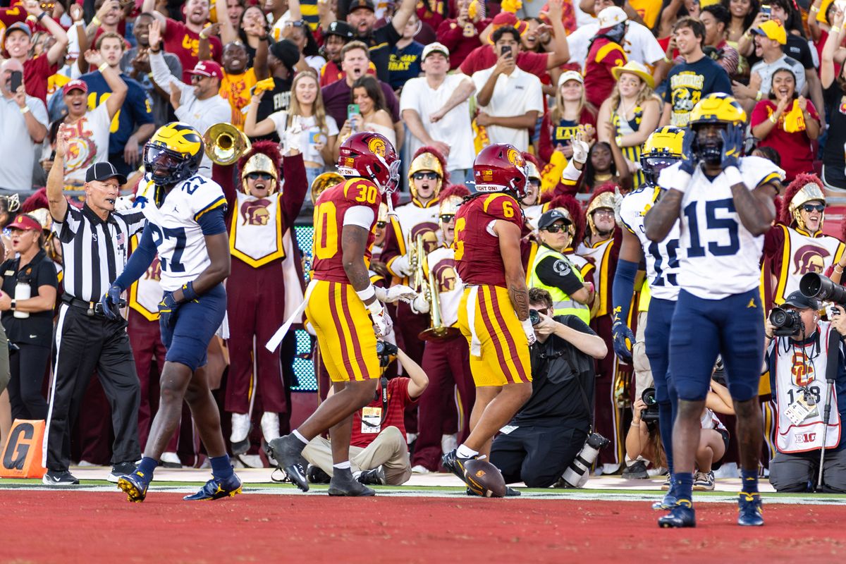 TST Images: USC defeats Michigan, 31-13, at Coliseum