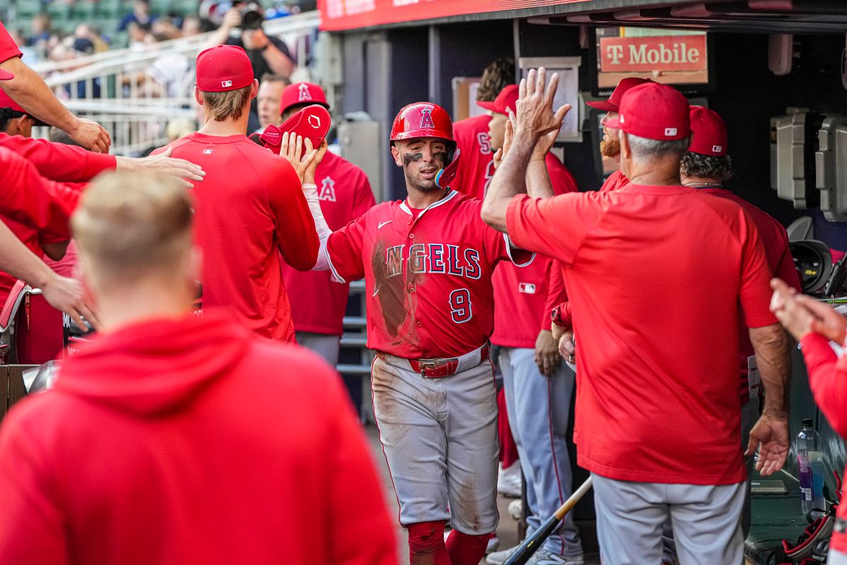 Zach Neto goes a triple shy of the cycle in Angel win