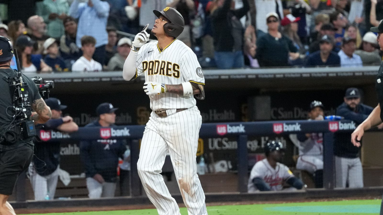 Machado homers, King dominates as Padres shutout Braves