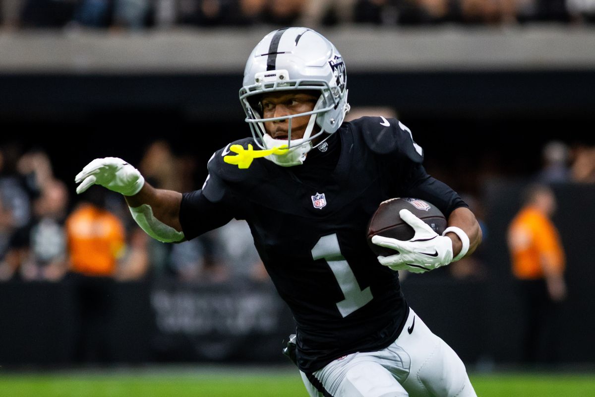 TST Images: Raiders defeat Titans, 20-10, in Las Vegas