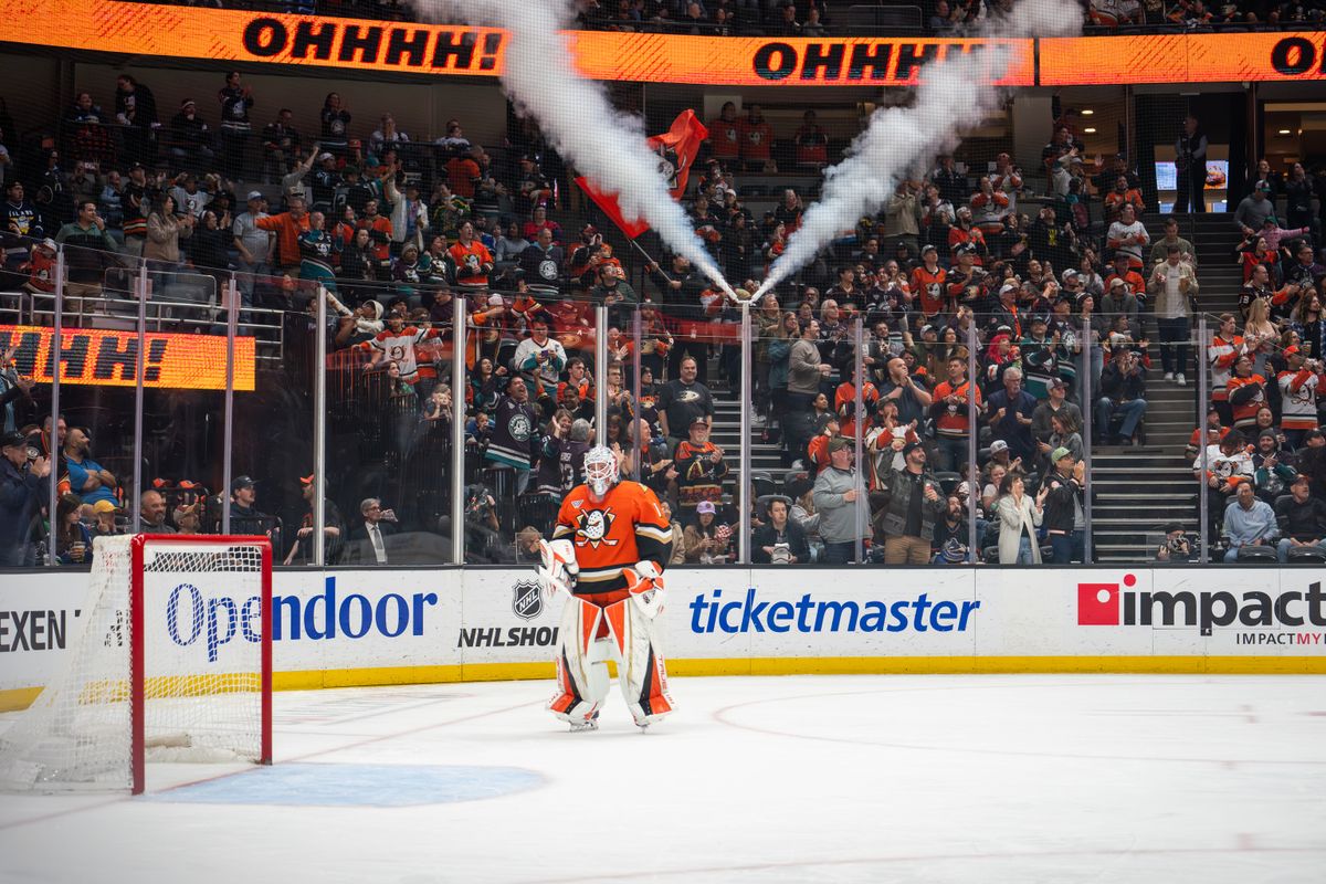 TST IMAGES: Ducks take down Canucks, 5-2