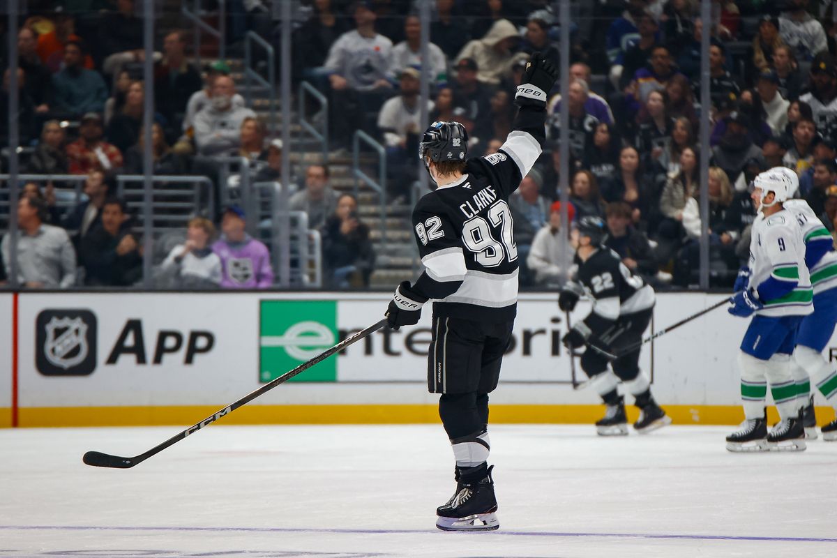 TST Images: LA Kings Struggle Against the Canucks