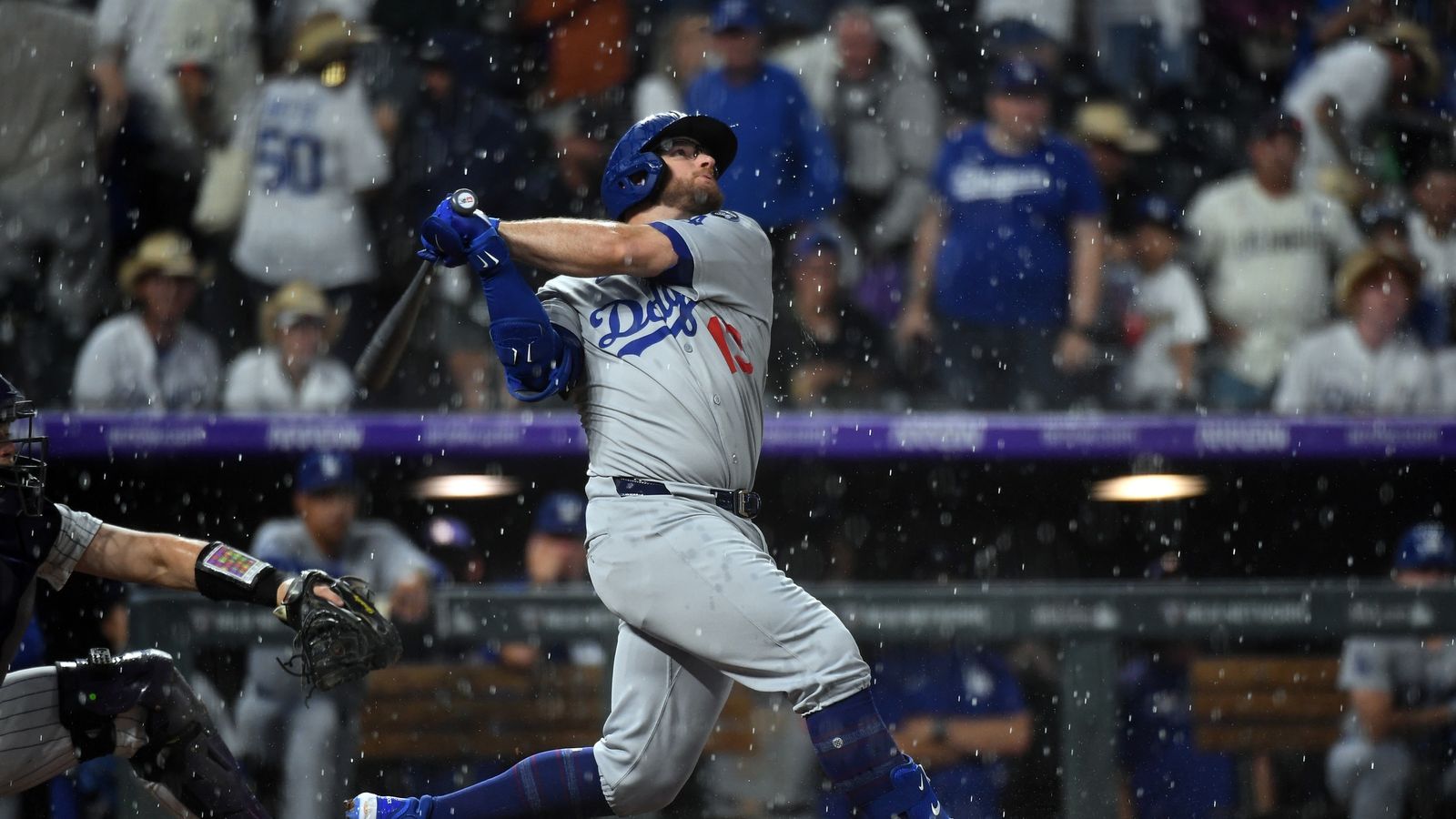 Max Muncy crushes grand slam in win over Rockies