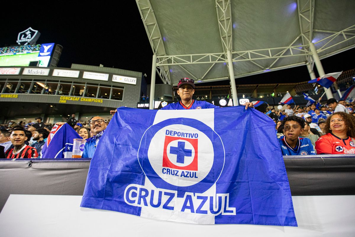 TST Images: Cruz Azul beats Galaxy at Dignity Health