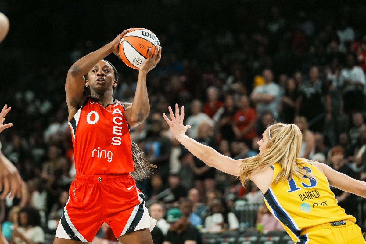 TST Images - Las Vegas Aces defeat Los Angeles Sparks 96-81